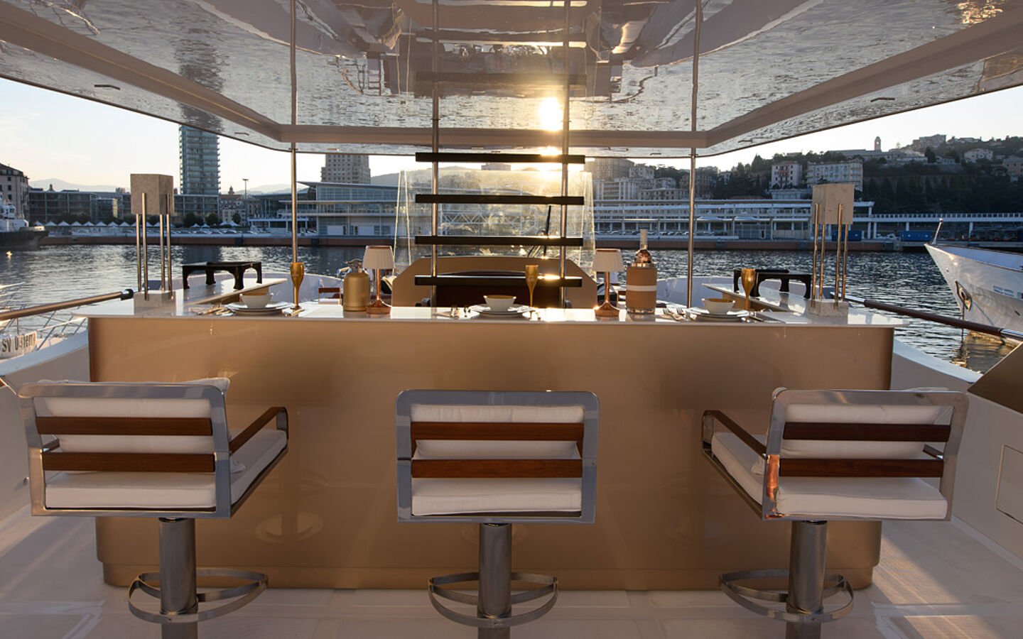 Connoisseur Circle: Floating Boutique Hotel GOLDFINGER - Connoisseur Circle